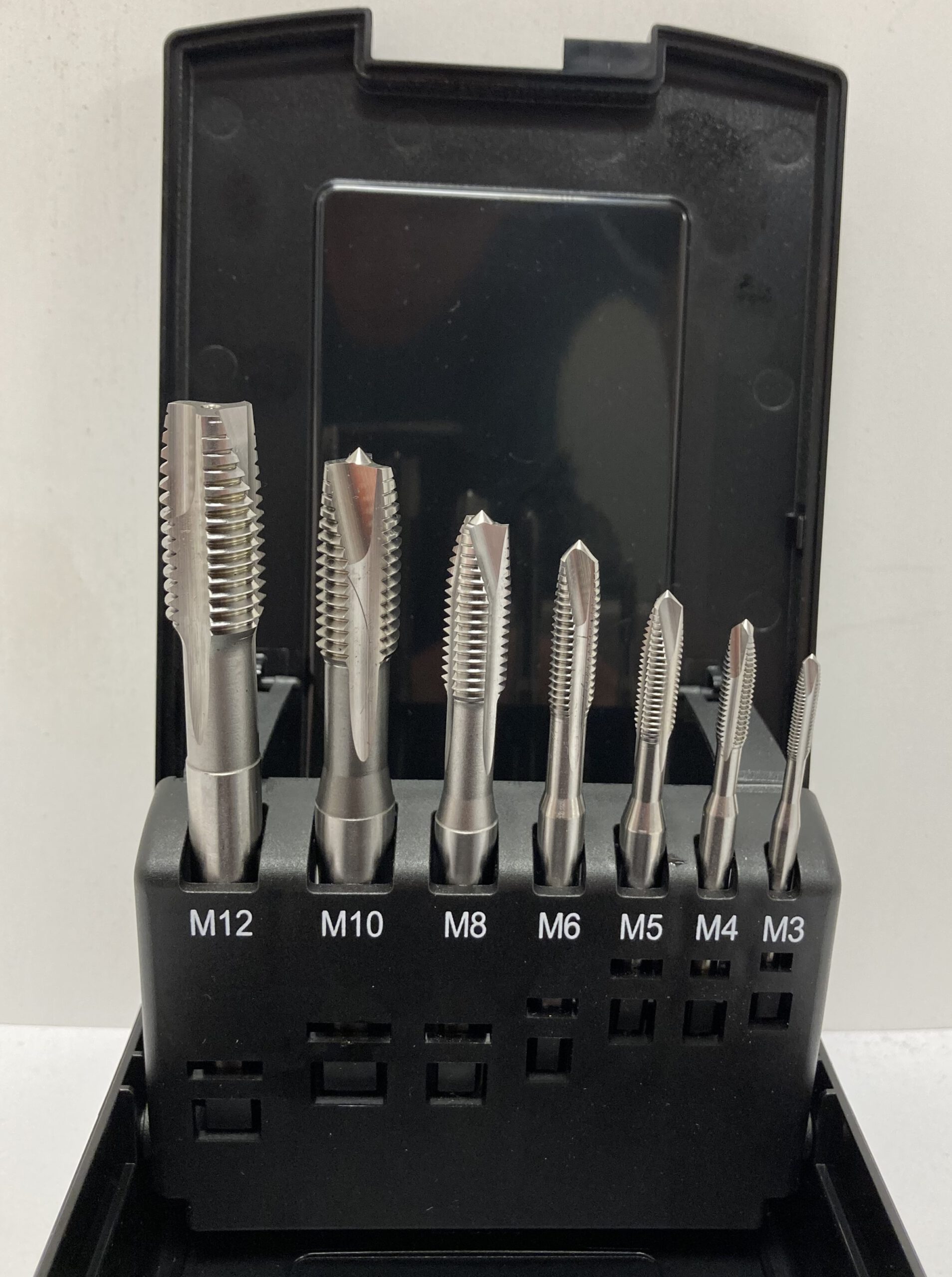 NIEUW Drie-kant geslepen tappen en boren - Kraker Products